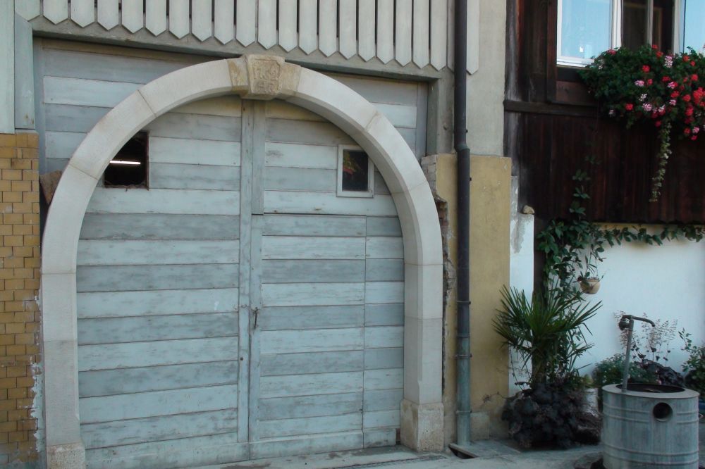 Torbogen Rünenberg - Fontarocca AG -Natursteine für Objekt, Haus und Garten