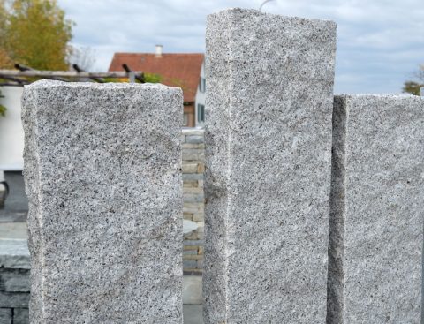 Portugal Granit Palisaden - Fontarocca AG -Natursteine für Objekt, Haus und Garten