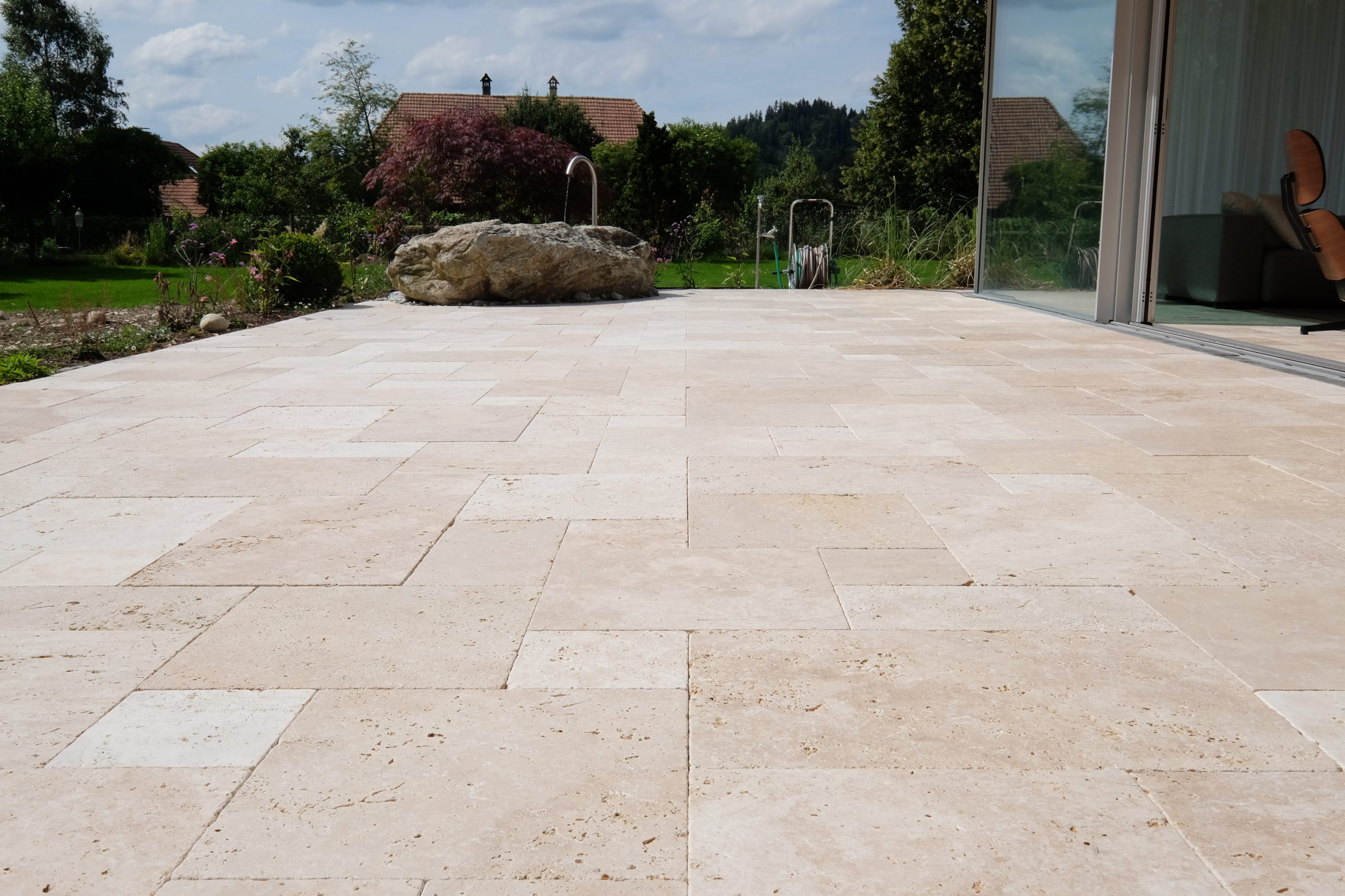 Travertin Classico Bodenplatten - Fontarocca AG -Natursteine für Objekt ...